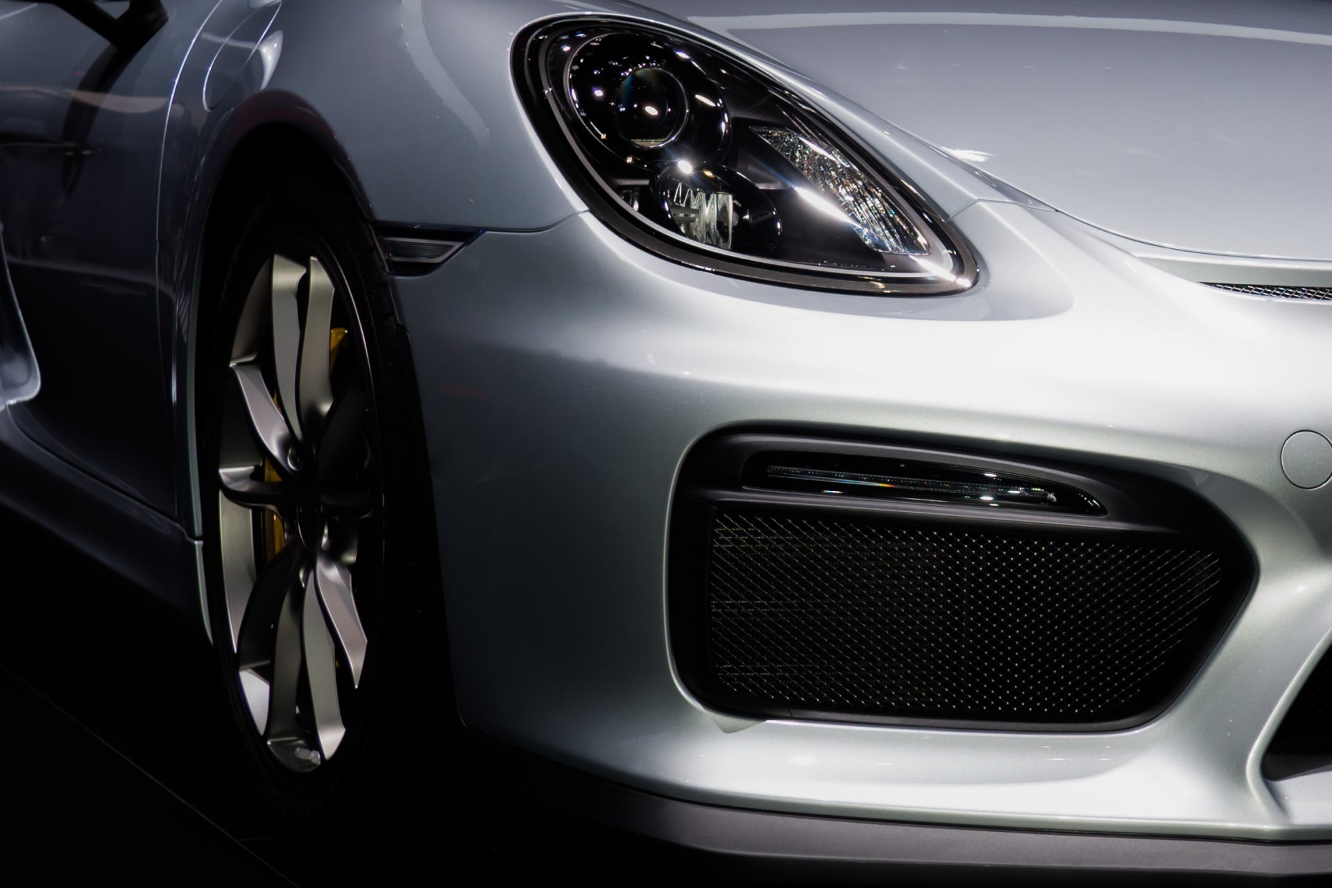 車の部品はCar Parts Japanにお任せください。海外への発送なども受け付けております！